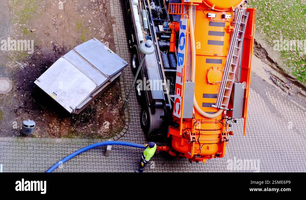 Septic tanker Stock Videos & Footage - HD and 4K Video Clips - Alamy
