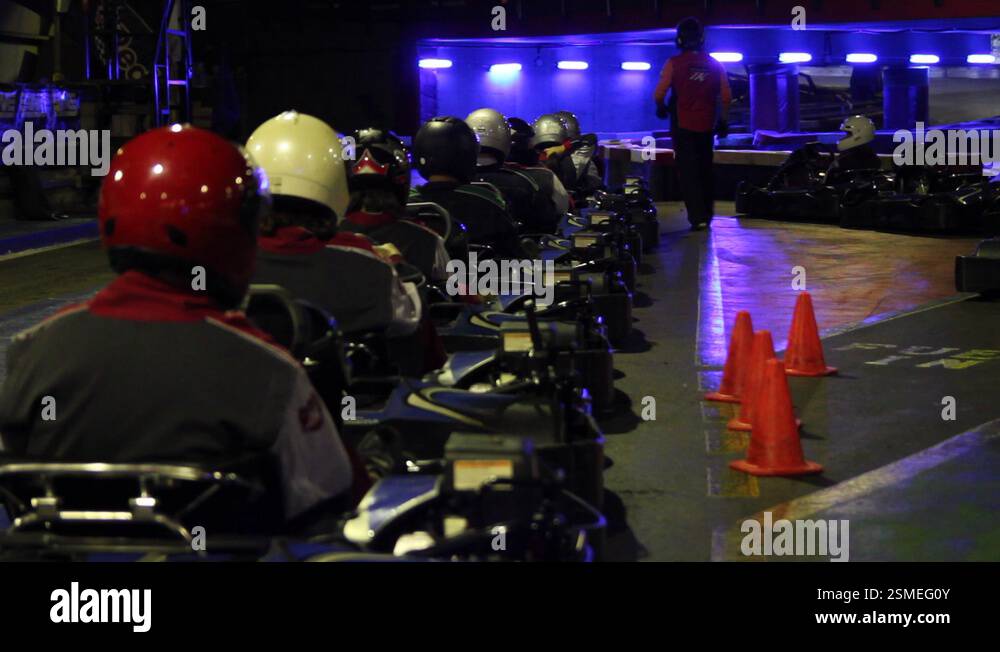 Pit lane Stock Videos & Footage - HD and 4K Video Clips - Alamy