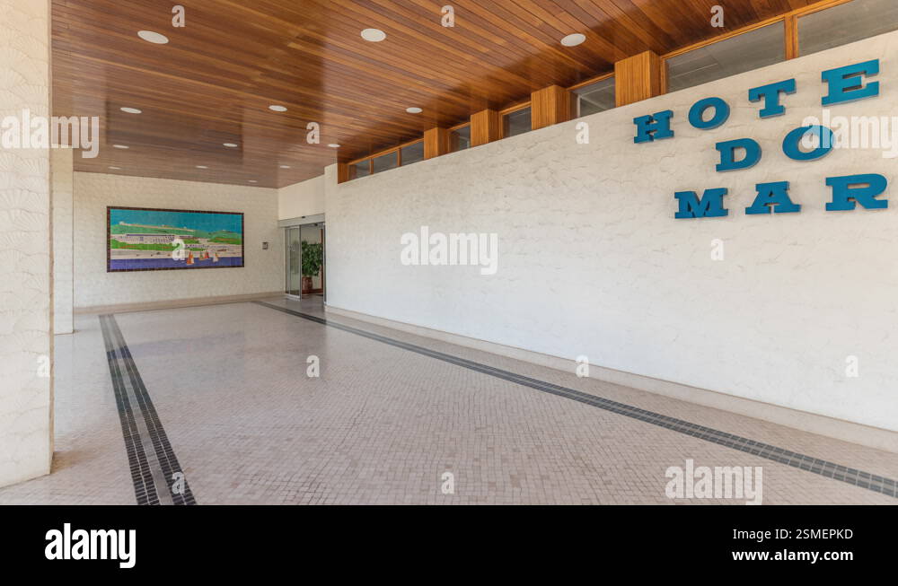 Deep door entrance Stock Videos & Footage - HD and 4K Video Clips - Alamy