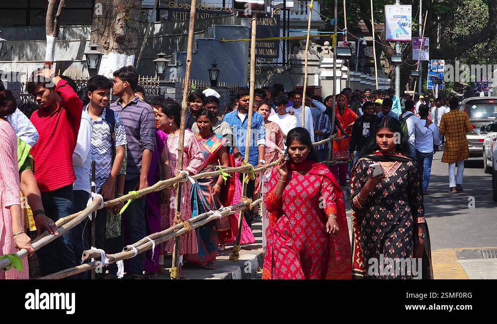 People waiting in line for visit Babulnath Temple at Maha Shivratri ...