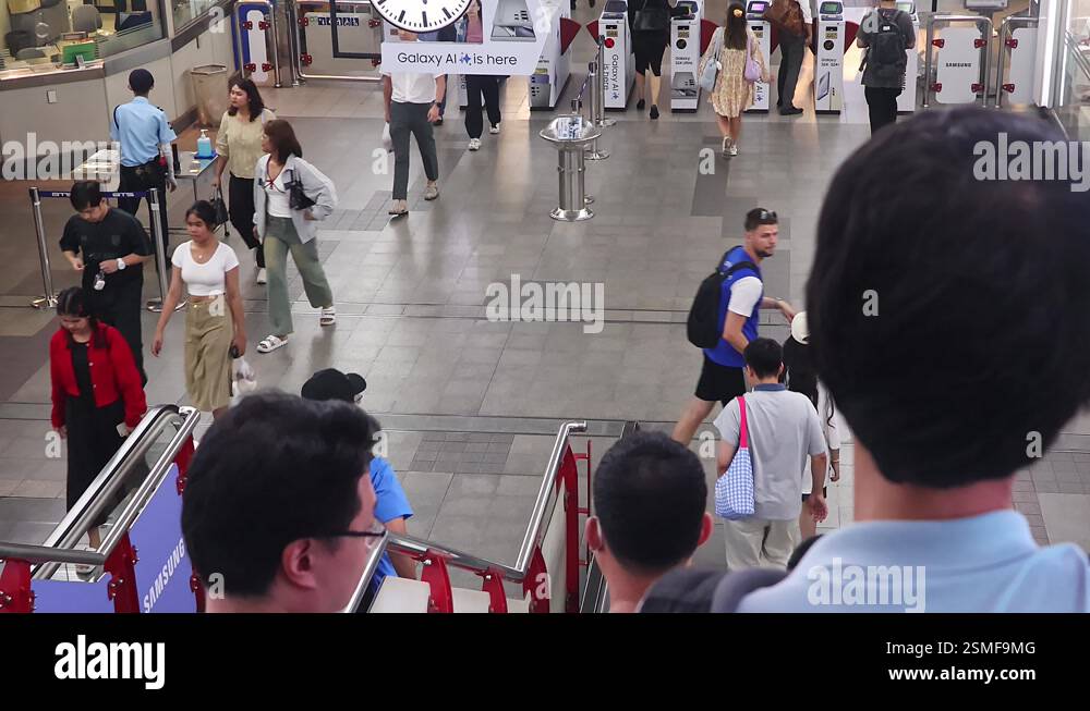 Bts siam skytrain platform Stock Videos & Footage - HD and 4K Video ...