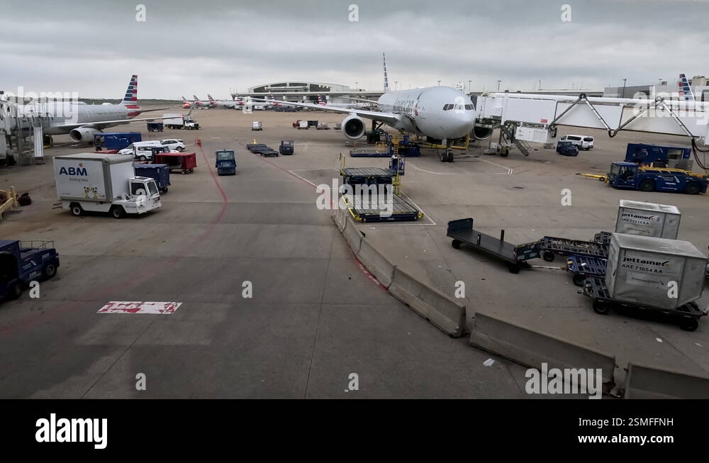 Dallas Fort Worth airport busy ramp aircraft pre flight 4K Stock Video ...
