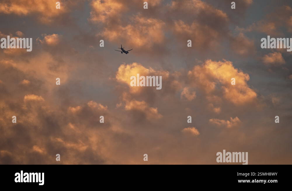 Colorful airliner Stock Videos & Footage - HD and 4K Video Clips - Alamy
