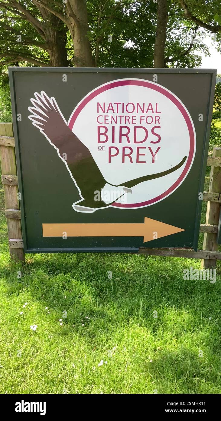 Entrance sign and road into the National Centre for Birds of Prey in Helmsley Stock Video ...