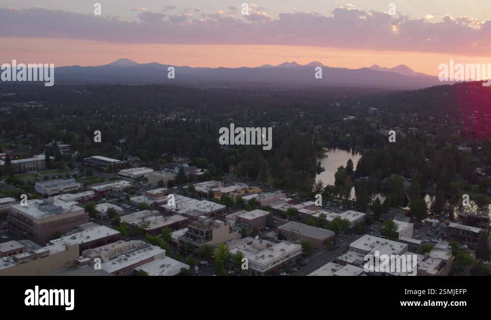 Bend light rays Stock Videos & Footage - HD and 4K Video Clips - Alamy