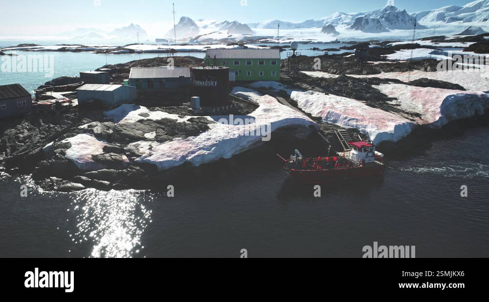Antarctic explorers Stock Videos & Footage - HD and 4K Video Clips - Alamy