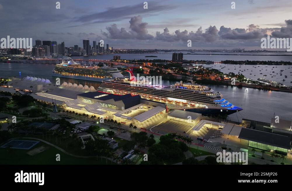 Block cruise ships Stock Videos & Footage - HD and 4K Video Clips - Alamy