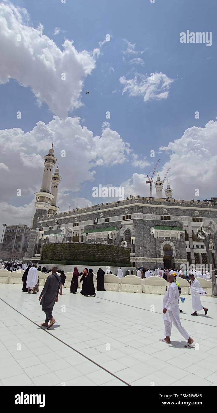 Makkah, Saudi Arabia - 08/01/2024: Experience the pilgrimage at Masjid ...