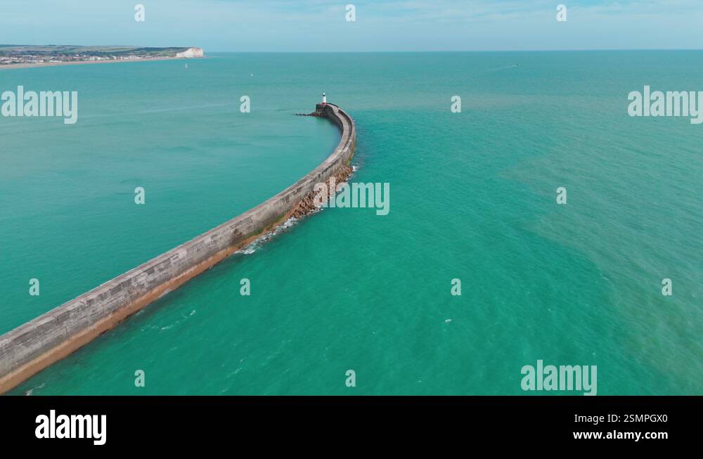 Curved ocean wave Stock Videos & Footage - HD and 4K Video Clips - Alamy