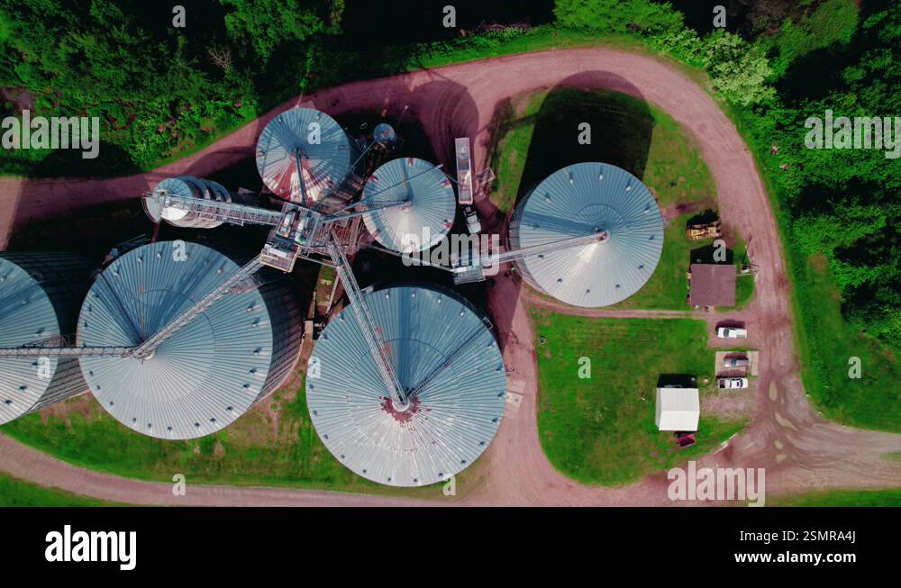 Loading hopper farm Stock Videos & Footage - HD and 4K Video Clips - Alamy