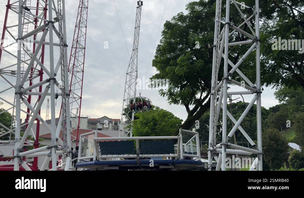 Singapore, Singapore - 08/15/2024: GX-5 Extreme Swing - Slingshot launches Stock Video Footage ...