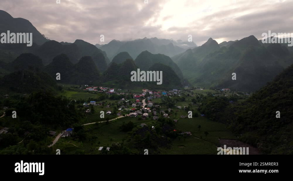 Karst mountains in Vietnam surround Lung Ho ethnic minority village ...
