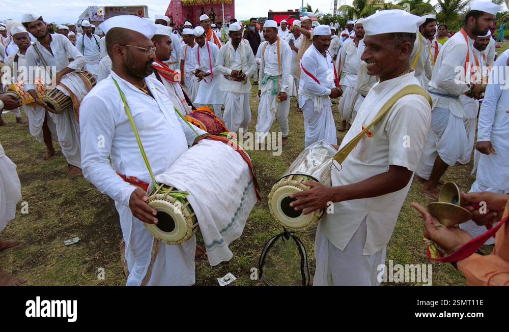 Dnyaneshwar Mauli Ringan, Pandharpur Wari, Maharashtra, India Stock ...
