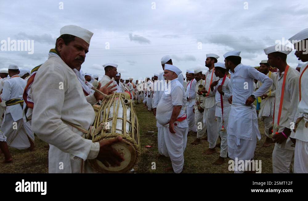 Dnyaneshwar Mauli Ringan, Pandharpur Wari, Maharashtra, India Stock ...