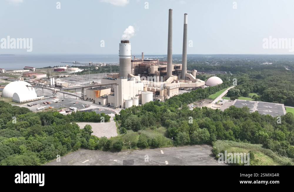 Coal fired power plant in Maryland Stock Video Footage - Alamy
