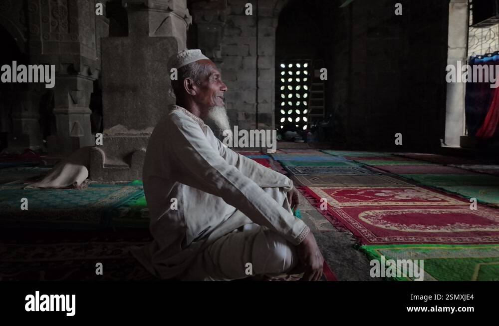 Bangladeshi muslim man inside Kusumba mosque, Manda Upazila, Bangladesh ...