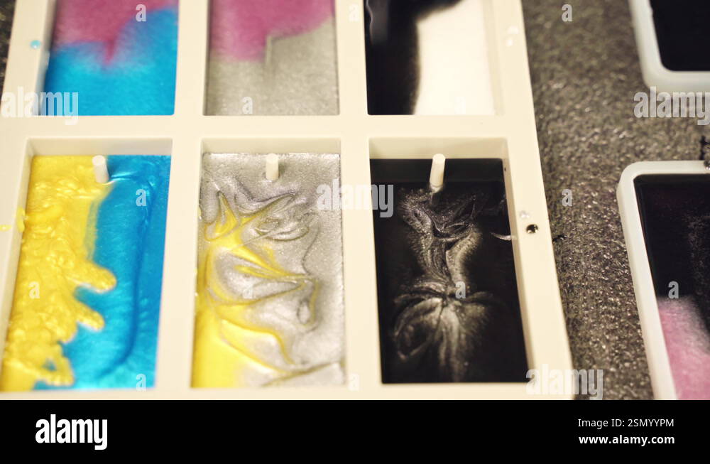 Process of creating exclusive natural pattern of mixed epoxy resin ...