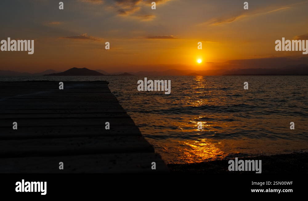 Jetty silhouette Stock Videos & Footage - HD and 4K Video Clips - Alamy