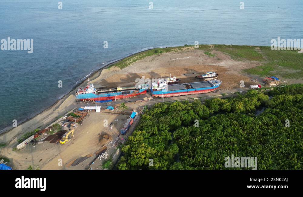 Strandedships Stock Videos & Footage - HD and 4K Video Clips - Alamy