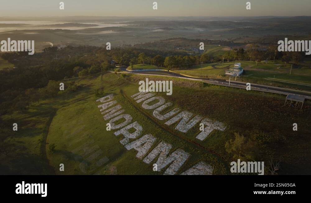 Brock Skyline track section at Wahluu Mount Panorama Bathurst Race ...