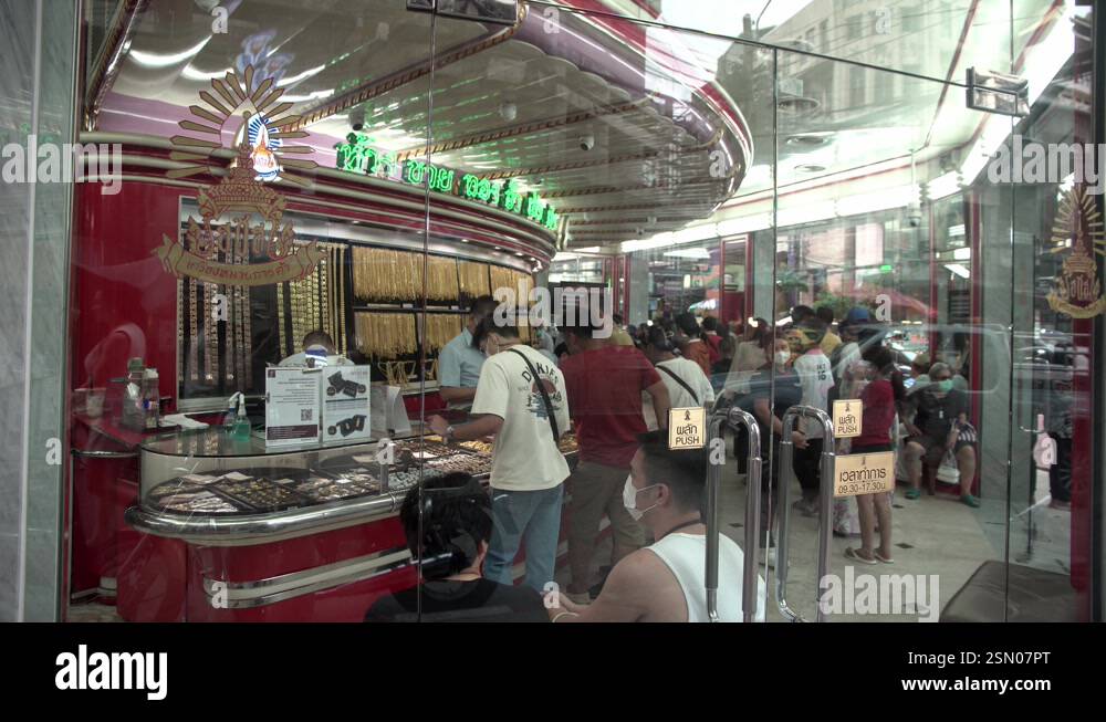 Touch screen ordering system at KFC Stock Video Footage - Alamy