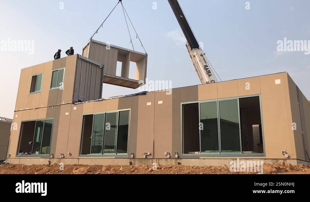 Bangkok, Thailand - 09/10/2022: Modular Home Installation Process Stock ...