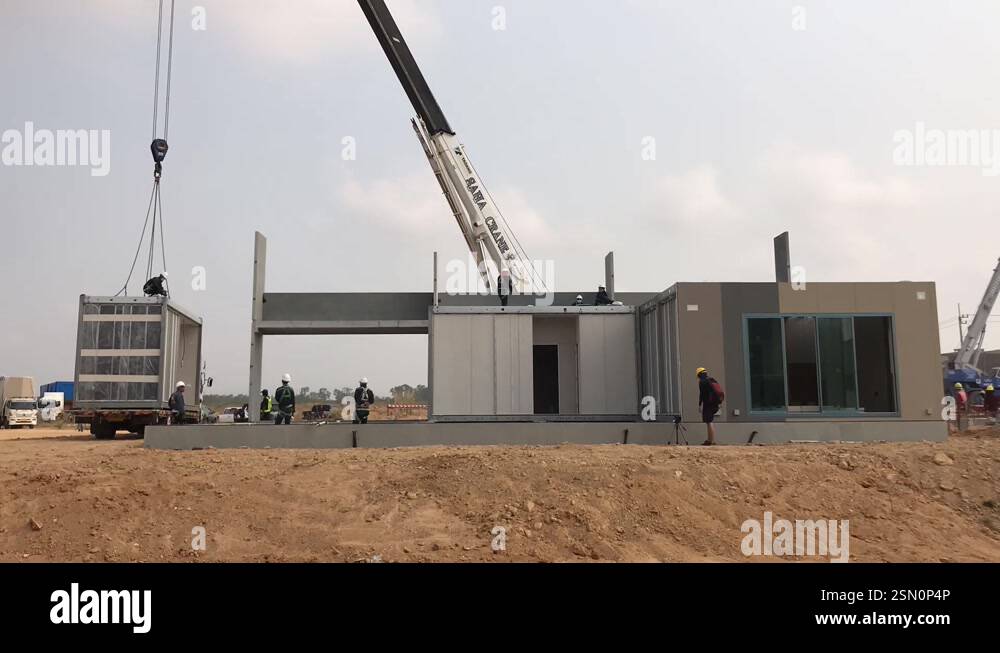 Bangkok, Thailand - 09/10/2022: Modular Home Installation Process Stock ...
