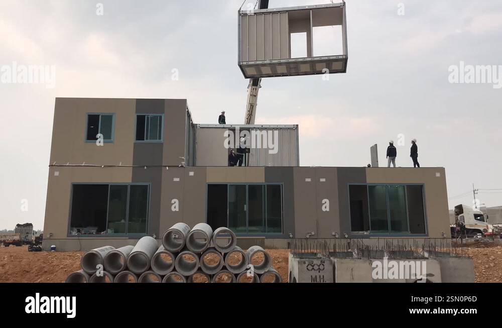 Installingprefabricatedsections Stock Videos & Footage - HD and 4K ...