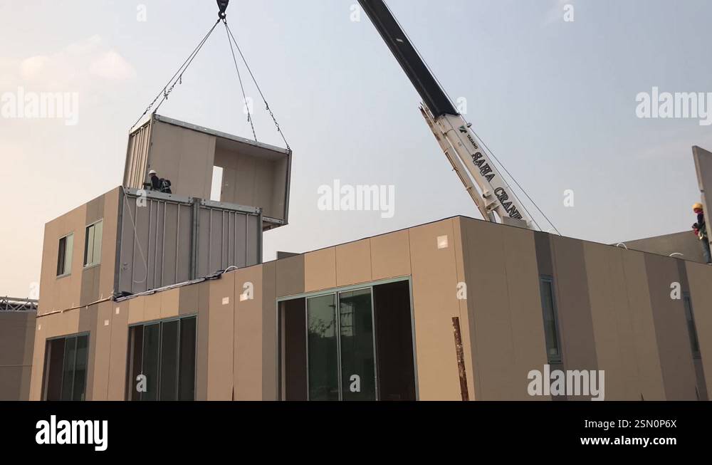 Bangkok, Thailand - 09/10/2022: Modular Home Installation Process Stock ...