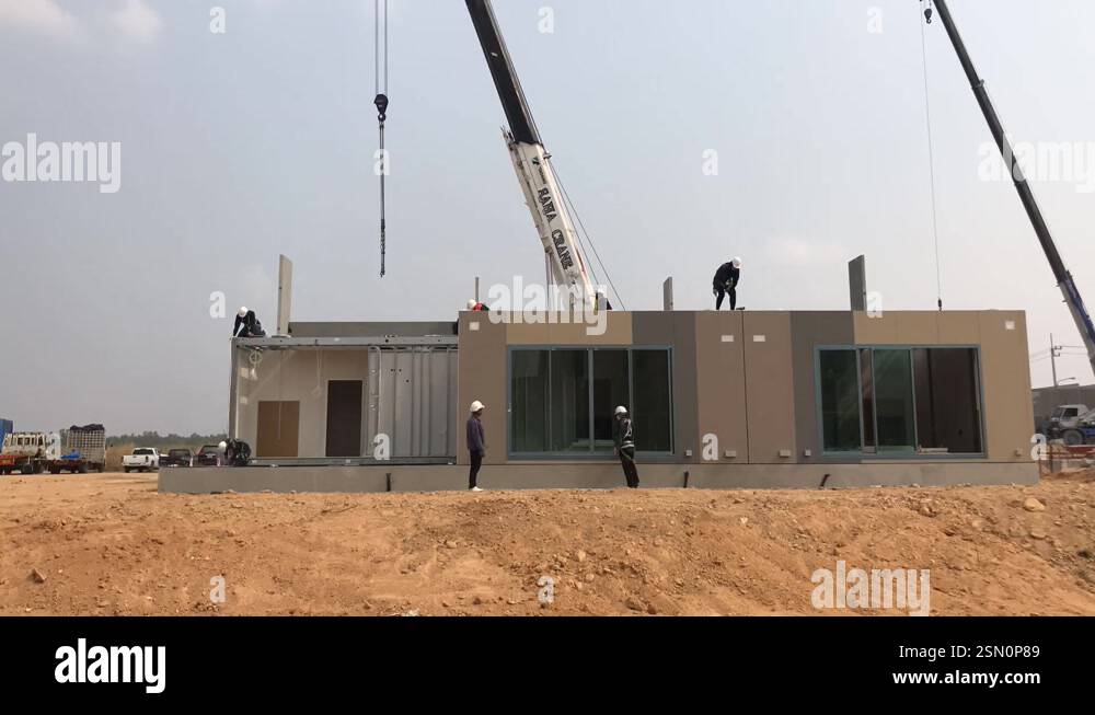Bangkok, Thailand - 09/10/2022: Modular Home Installation Process Stock ...