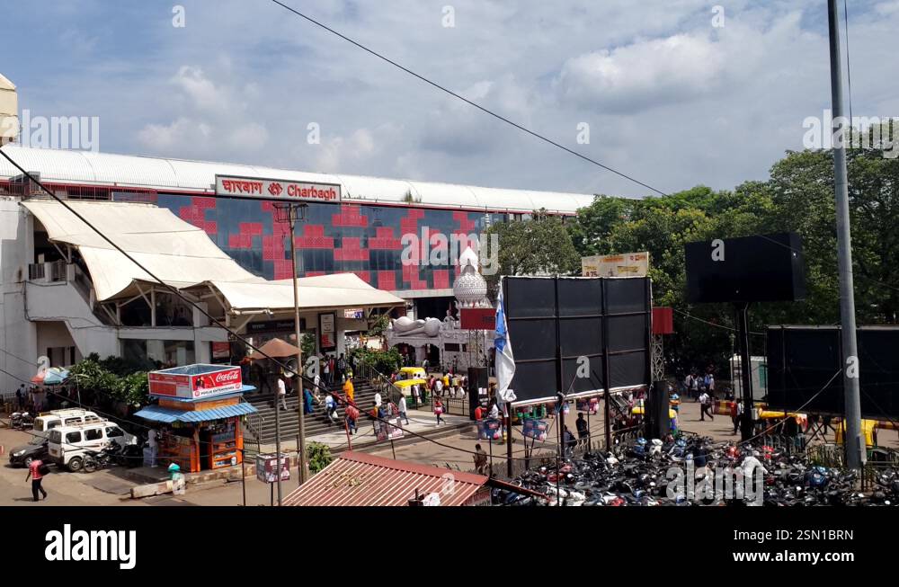 lucknow, India - 09/09/2024: Crowd at Charbagh railway station platform ...