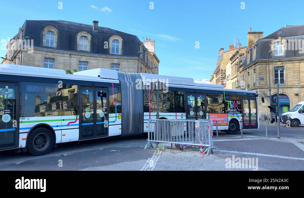 La place logo Stock Videos & Footage - HD and 4K Video Clips - Alamy