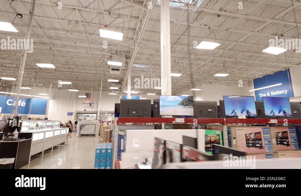 Big screen tv Stock Videos & Footage - HD and 4K Video Clips - Alamy