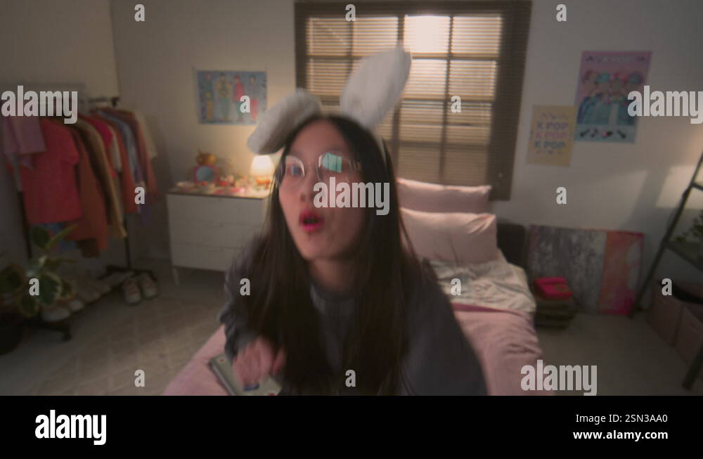 Korean Girl Dance Stock Videos And Footage Hd And 4k Video Clips Alamy
