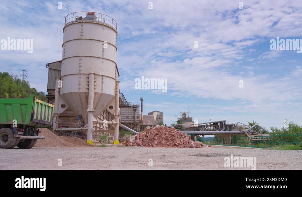 Bulk material silo Stock Videos & Footage - HD and 4K Video Clips - Alamy