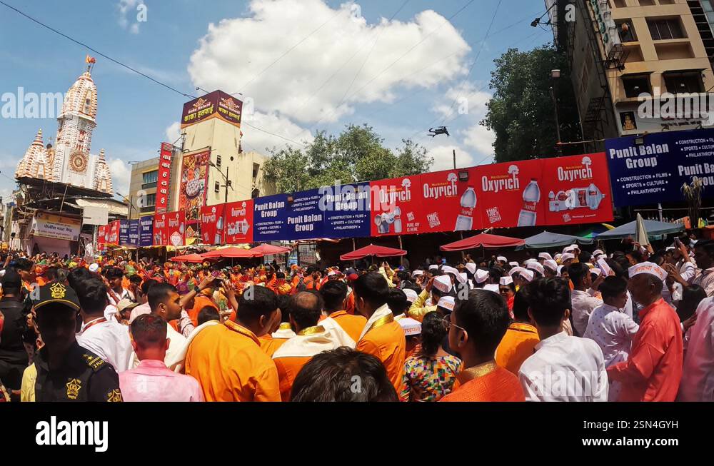 Pune Ganpati Visarjan Procession with The Rhythm of Traditional ...