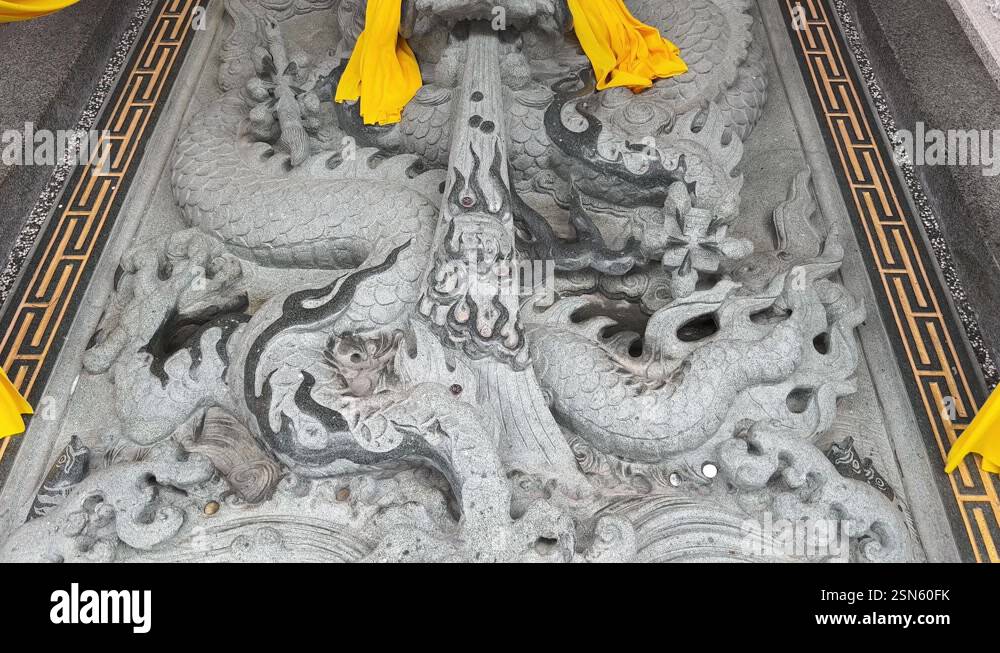 Buddhist temple dragon concrete carving symbol Wan Loong Temple ...