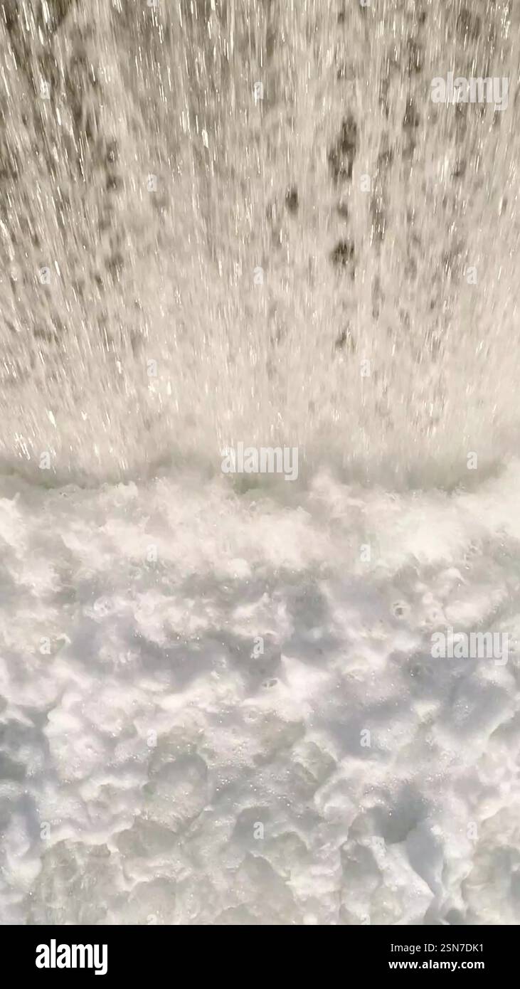 water falling and splashing vertical video Stock Video Footage - Alamy