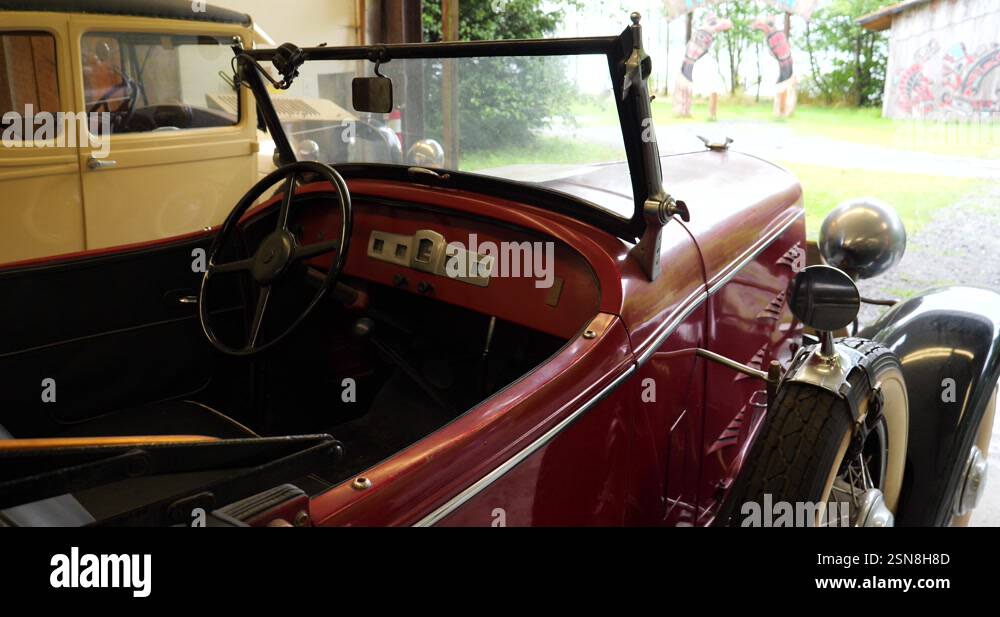 Retro vehicles Stock Videos & Footage - HD and 4K Video Clips - Alamy