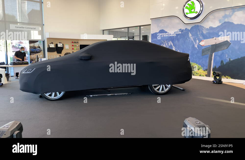 Unveiling car Stock Videos & Footage - HD and 4K Video Clips - Alamy