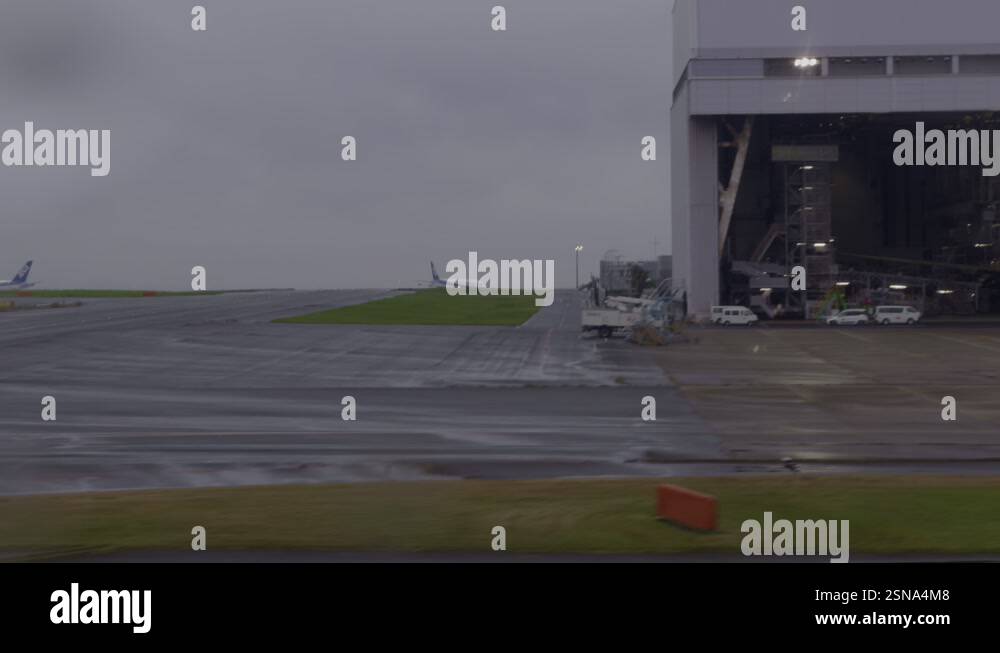 Haneda airport runway Stock Videos & Footage - HD and 4K Video Clips ...