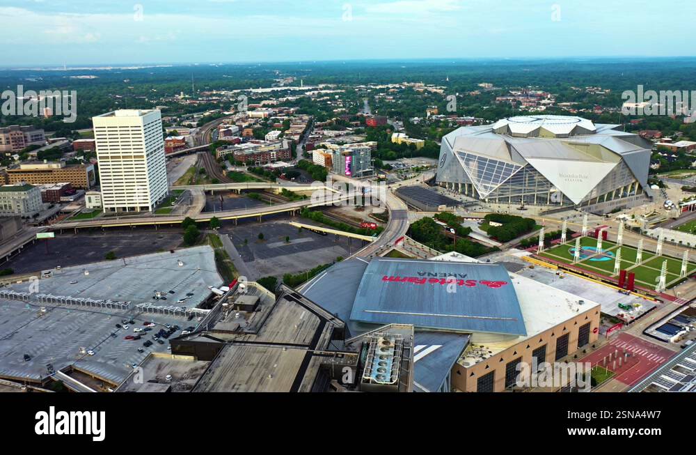 Mercedes benz arena atlanta roof Stock Videos & Footage - HD and 4K ...