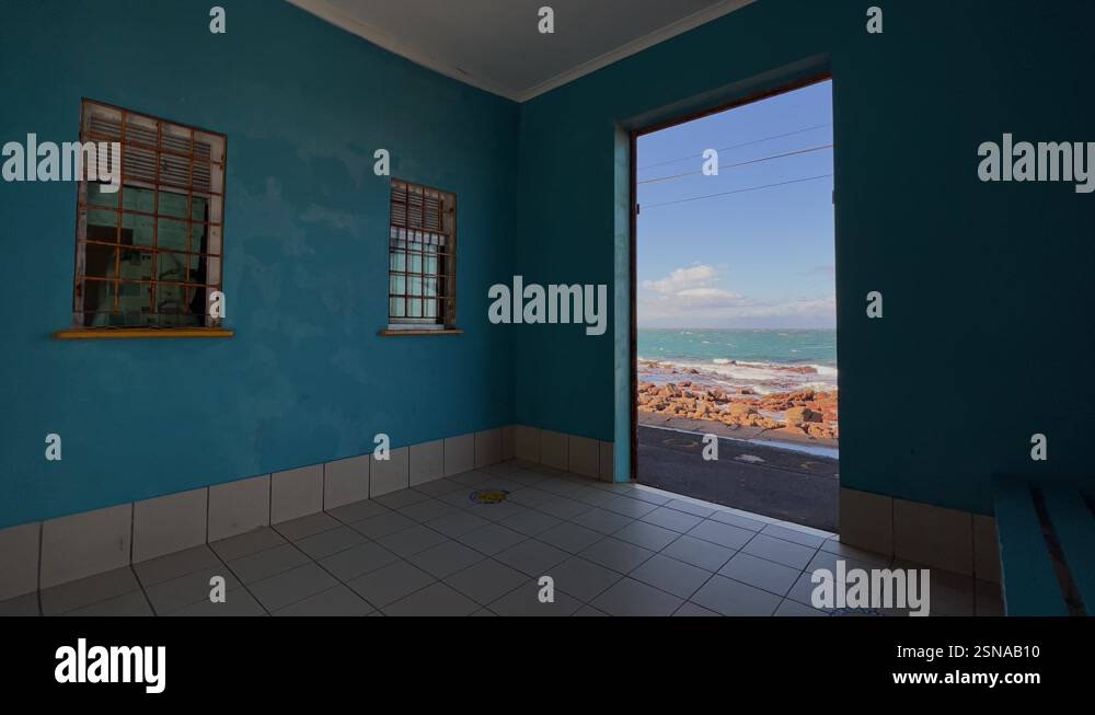 Ocean railway Stock Videos & Footage - HD and 4K Video Clips - Alamy