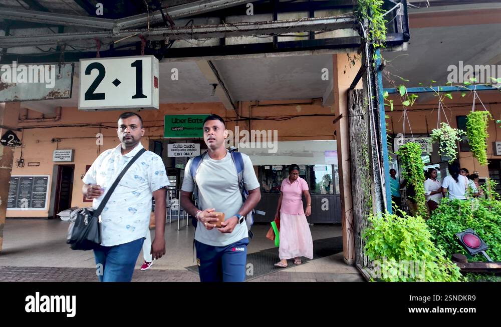 Daily life in sri lanka Stock Videos & Footage - HD and 4K Video Clips ...