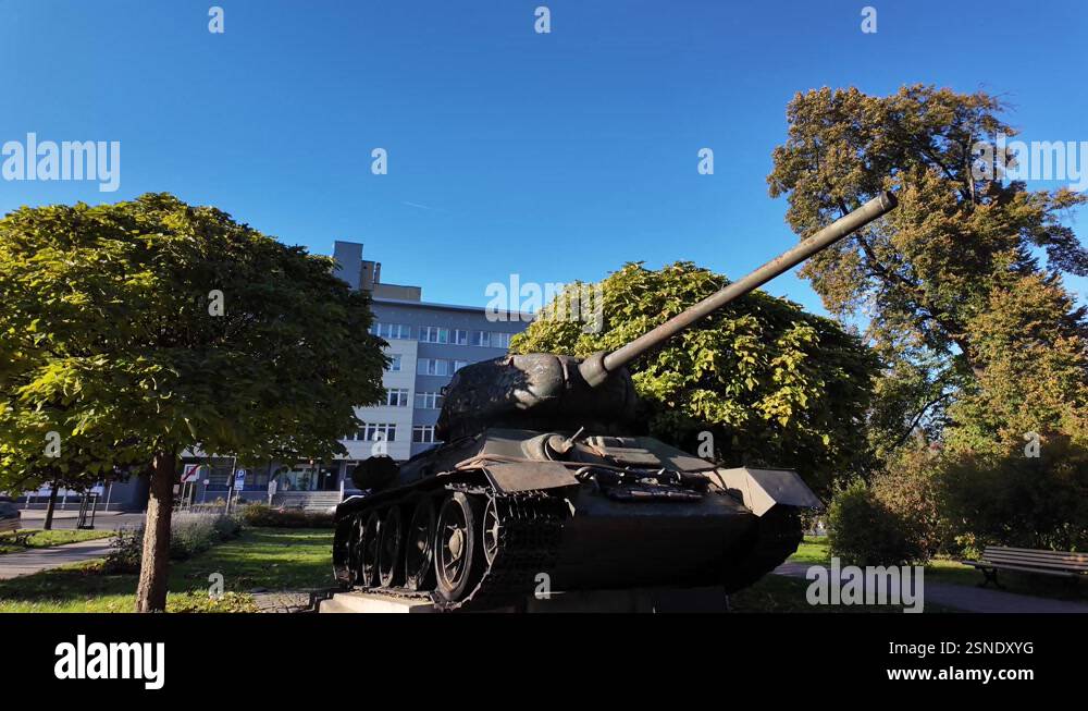 Soviet T-34 tank, world war 2, artillery gun on armored turret ...