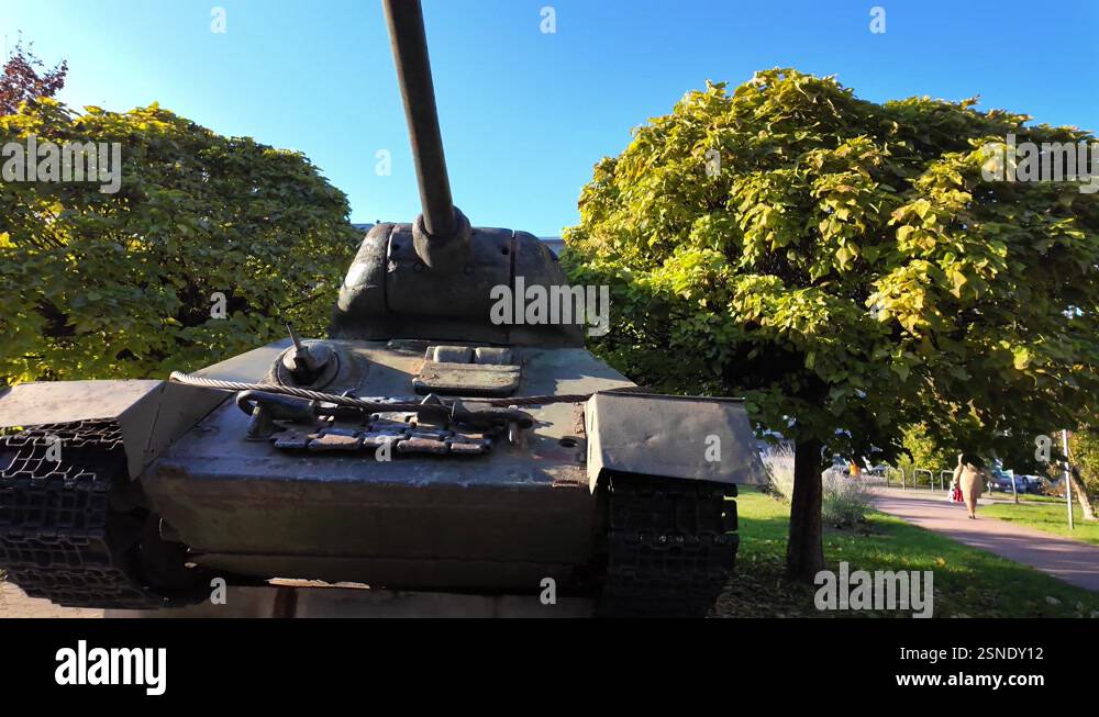 Soviet T-34 tank, world war 2, artillery gun on armored turret ...