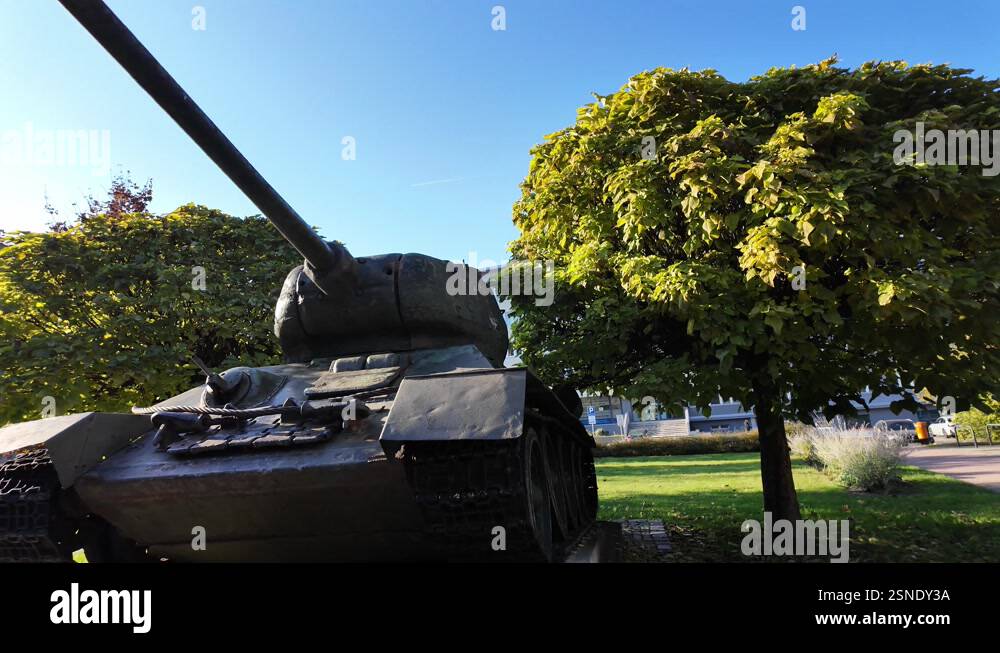 Soviet T-34 tank, world war II, artillery gun on armored turret ...