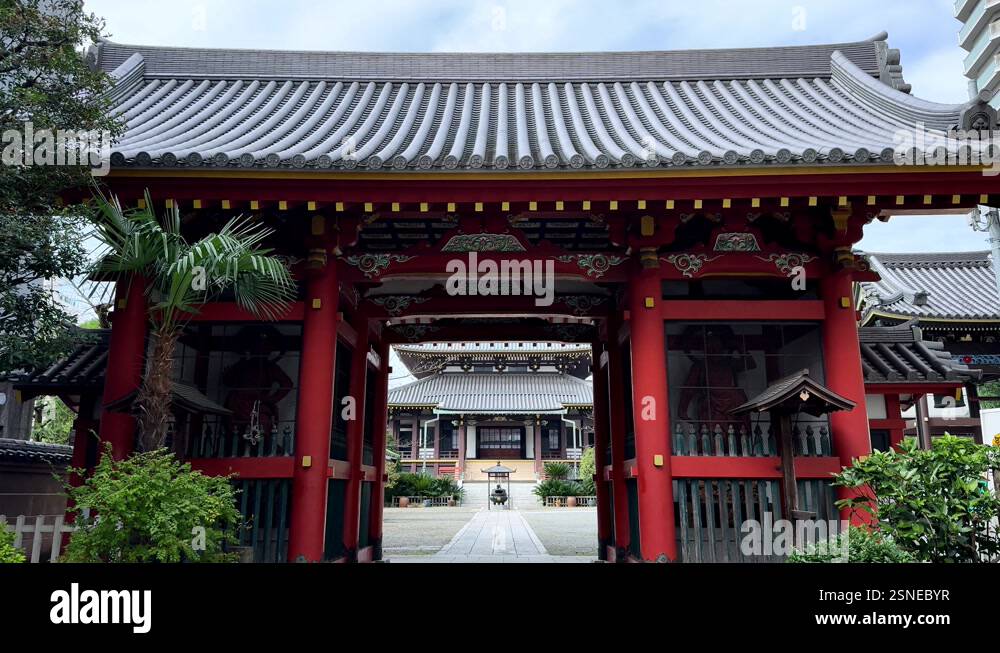 Japanese temple gates Stock Videos & Footage - HD and 4K Video Clips ...