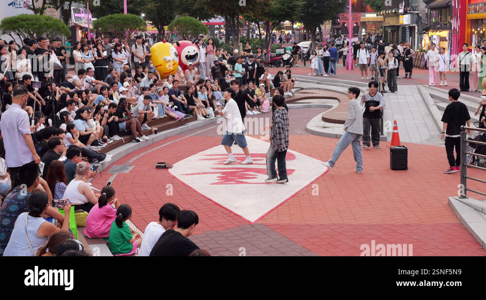 Koreantrend Stock Videos & Footage - HD and 4K Video Clips - Alamy