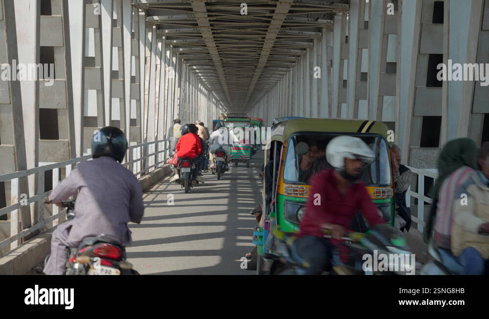 Rush Hour Traffic on the Historic Colonial-era Strachey Bridge in Agra ...